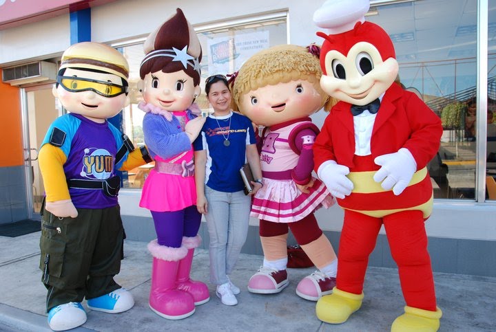 Reveal & Share!: At Jollibee there are good friends like Cristy...