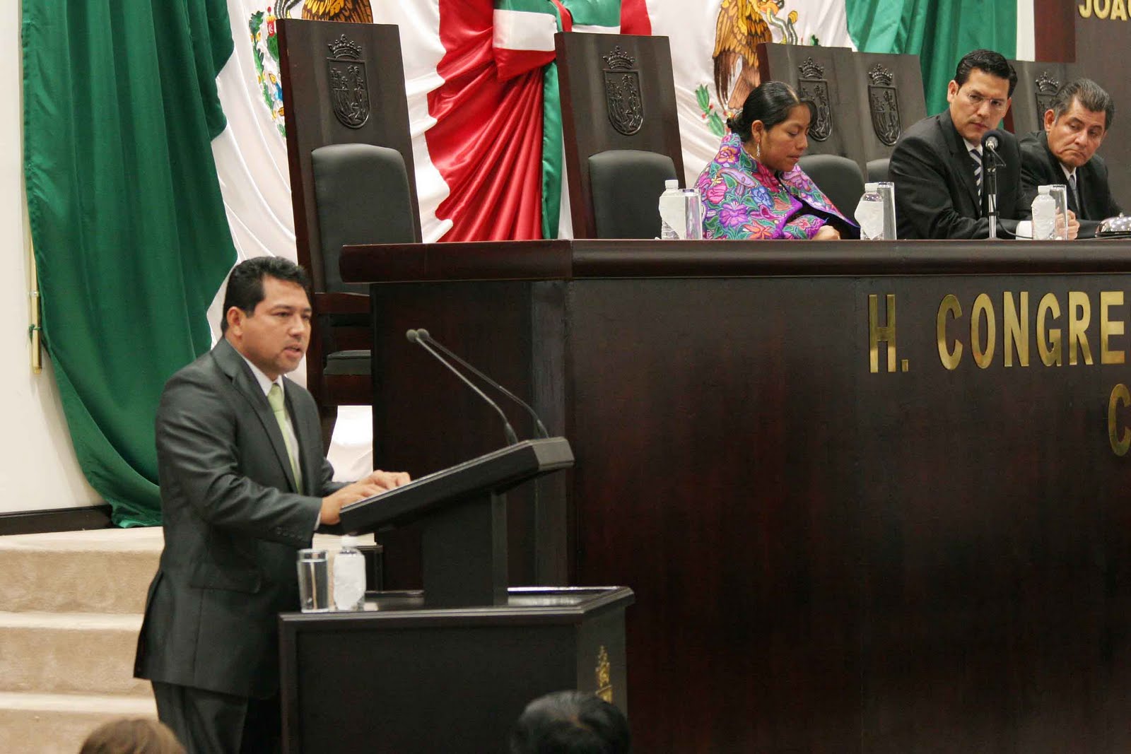 MERIDIANO90: Funcionario de la ONU respalda a diputado Manuel Pulido