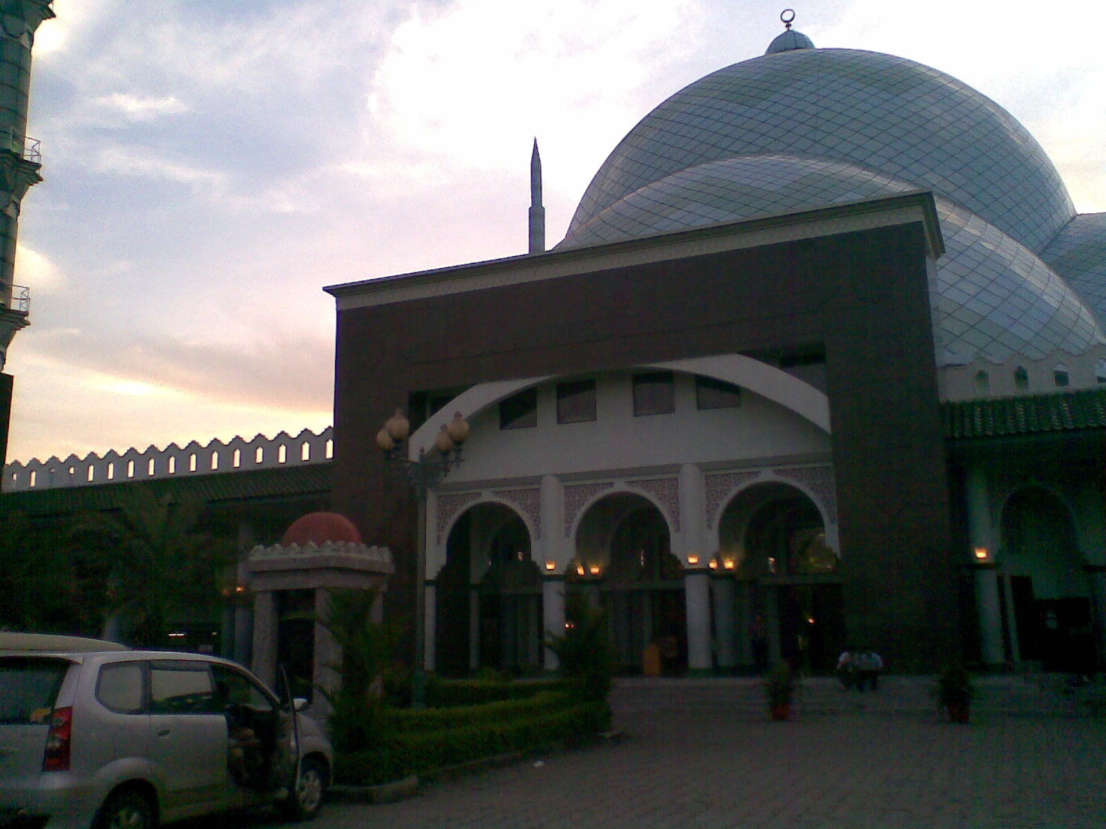 NUANSA SURAU: Masjid Al Azom Tangerang