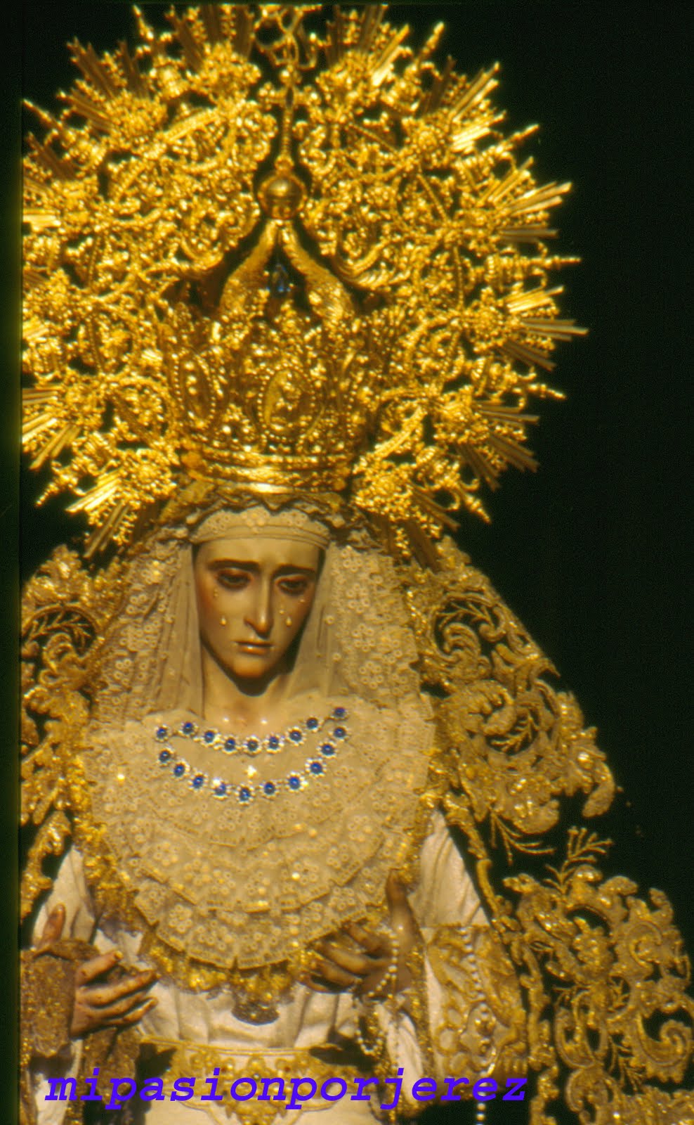 El CRISTO DE LA EXPIRACION DELANTE DE LA ESPERANZA DE LA YEDRA