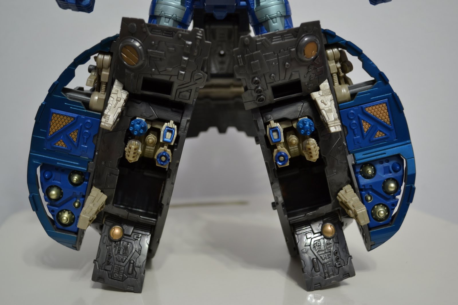 Buy 1st Regret Later: Transformers 2010 Creator Primus