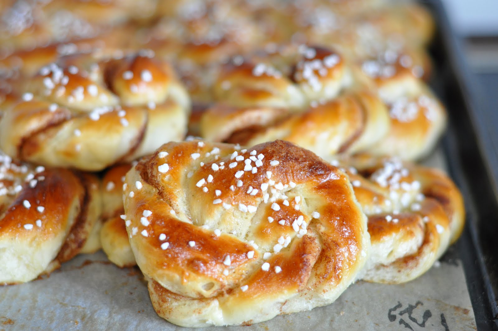♥ ♥ B * B * B ♥ ♥: Nybakade bullar