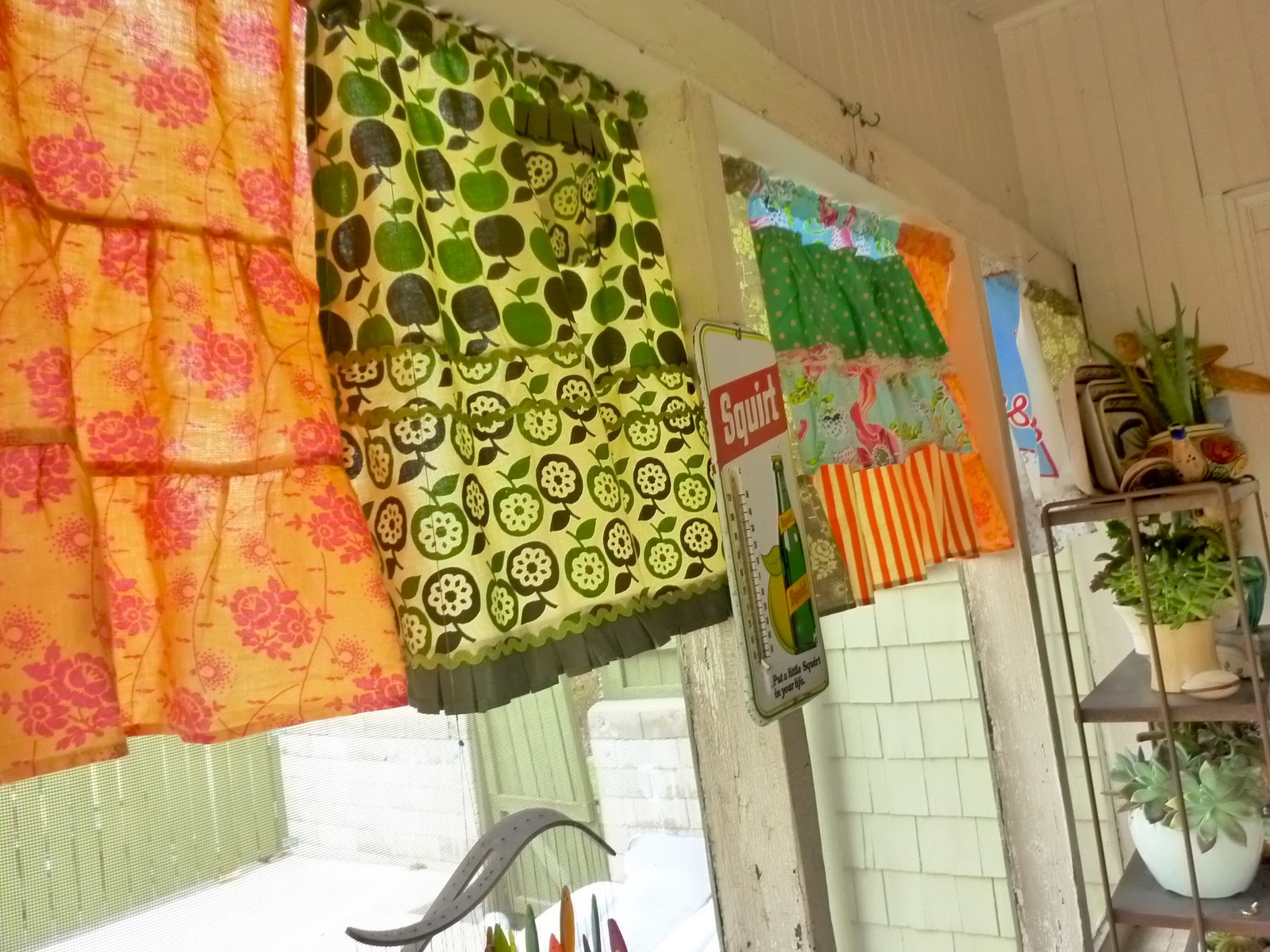 lorimarsha: Window skirting