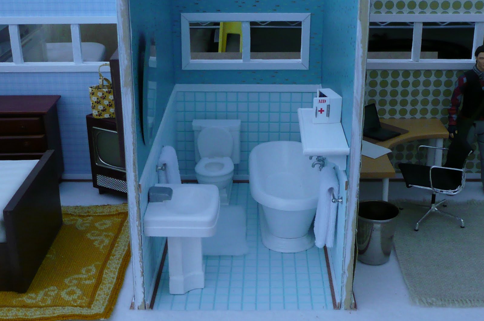 Dream Dollhouses: Melissa Johnson's split level dollhouse