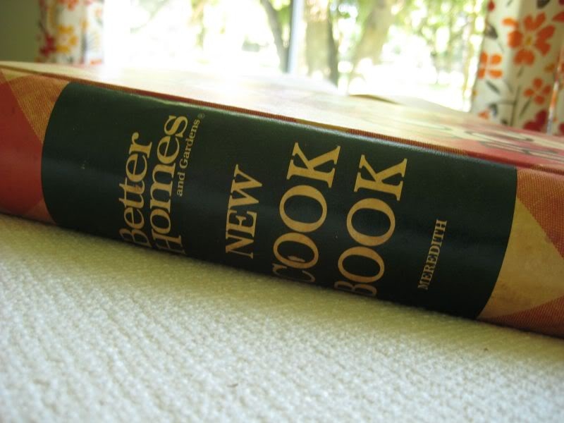 I can totally make that: Vintage Monday: Better Homes & Gardens Cook Book