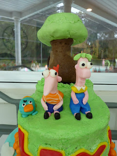 Sarah Bakes: Phineas and Ferb Cake
