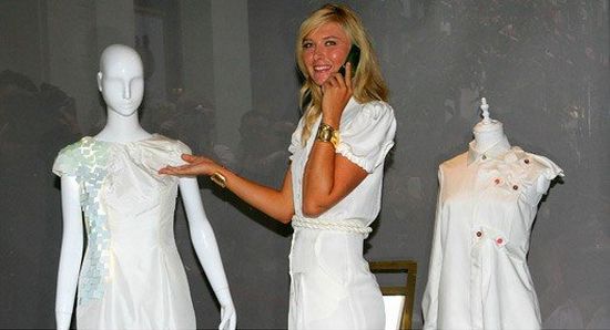 Lifestyle Cafe: Top 15 High Tech Dresses Drape Extreme Geeks