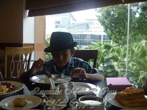Mahsuri: DARI HOTEL PUTRA PUSRAWI KE BUKIT TINGGI