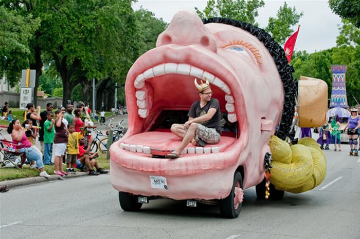 My Funny: Watch Over Wacky and Crazy Vehicles on Houston Art Car Parade ...