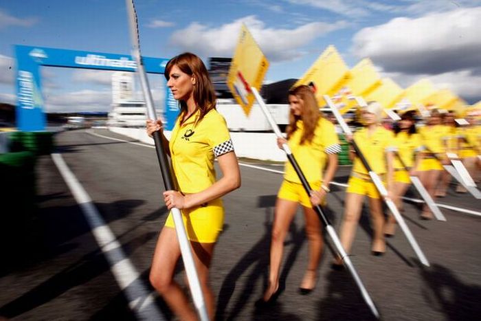 ngedit picture: Formula 1 Pit Babes