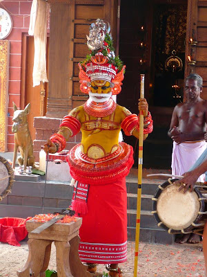 UNPRETENTIOUS MORTAL: My rendezvous with Sri Muthappan