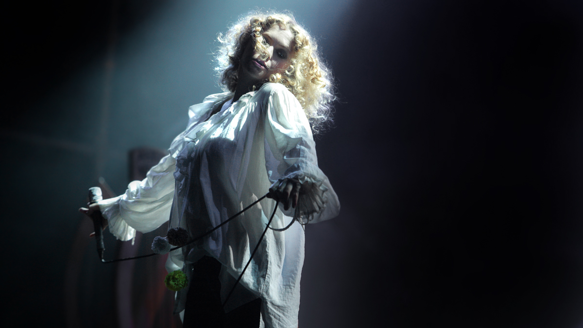 The Entertainment Fanatic: Goldfrapp 2 Release New Single