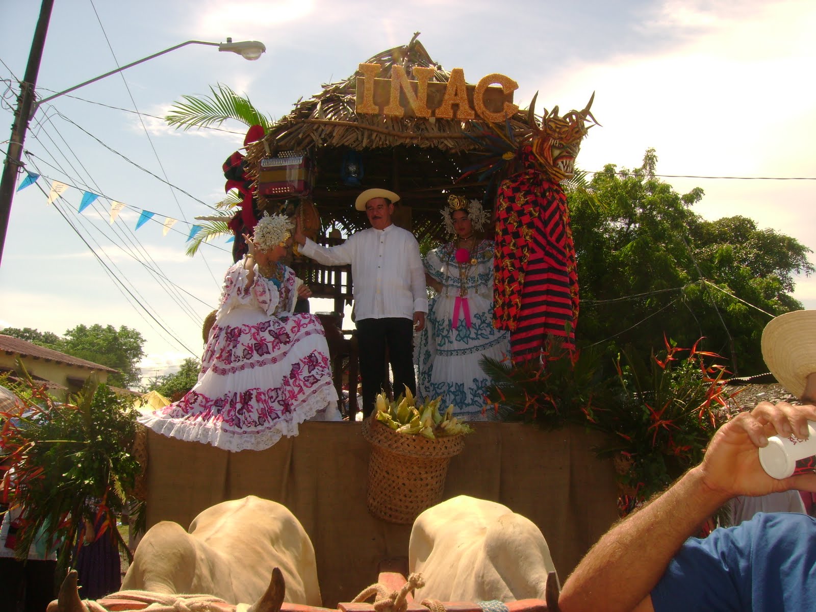 COSTUMBRES Y TRADICIONES DE PANAMÁ