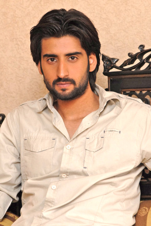 Cute Criminal: Aagha ali