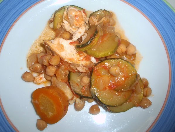 GARBANZOS CON GALLINA Y CALABACÍN