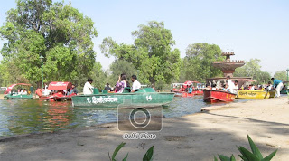 Delhi Photo: Boat rides at the India Gate - Delhi Photo Gallery