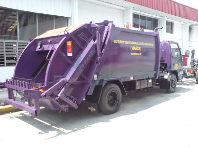 ISUZU TRUCK IN MALAYSIA: 5 cu.m COMPACTOR