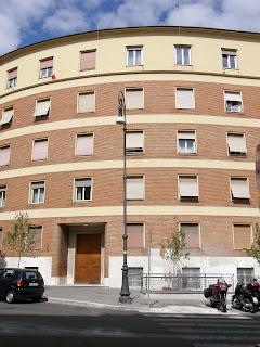Plaques in Rome - Targhe e lapidi a Roma: Luigi Pierantoni - Piazza Ledro