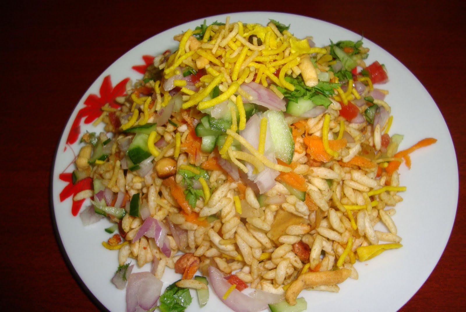 DELICIOUS AND SPICY...UTTARAKARNATAKA FOODS: BHEL OR BHEL PURI