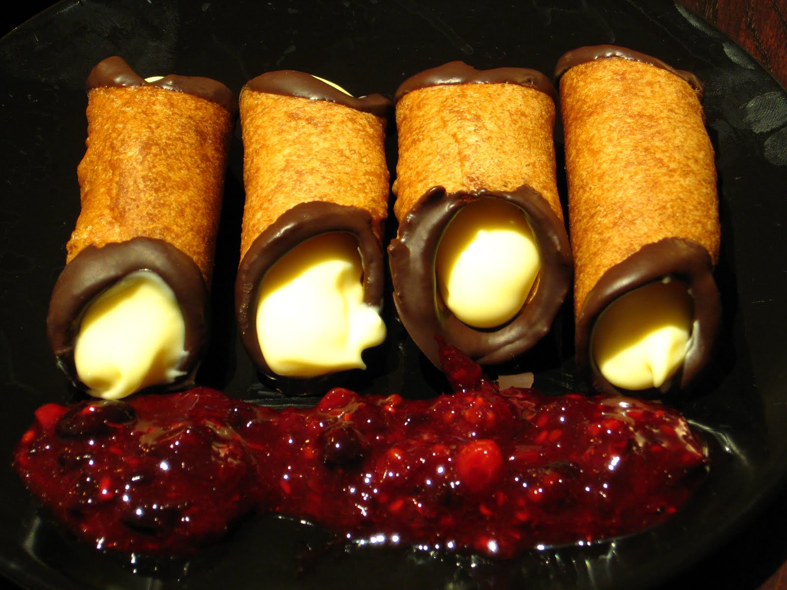 Tartacadabra: The Daring Bakers November 2009 Challenge: Cannoli