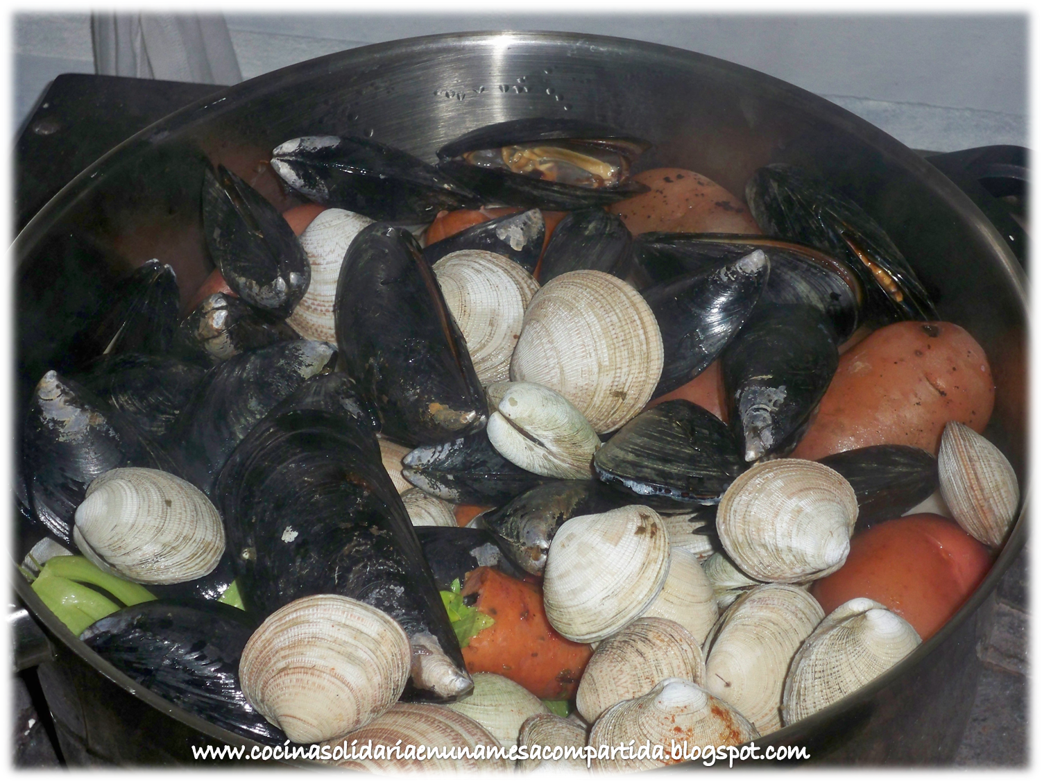 Recetas de una Mesa Compartida.: Curanto.