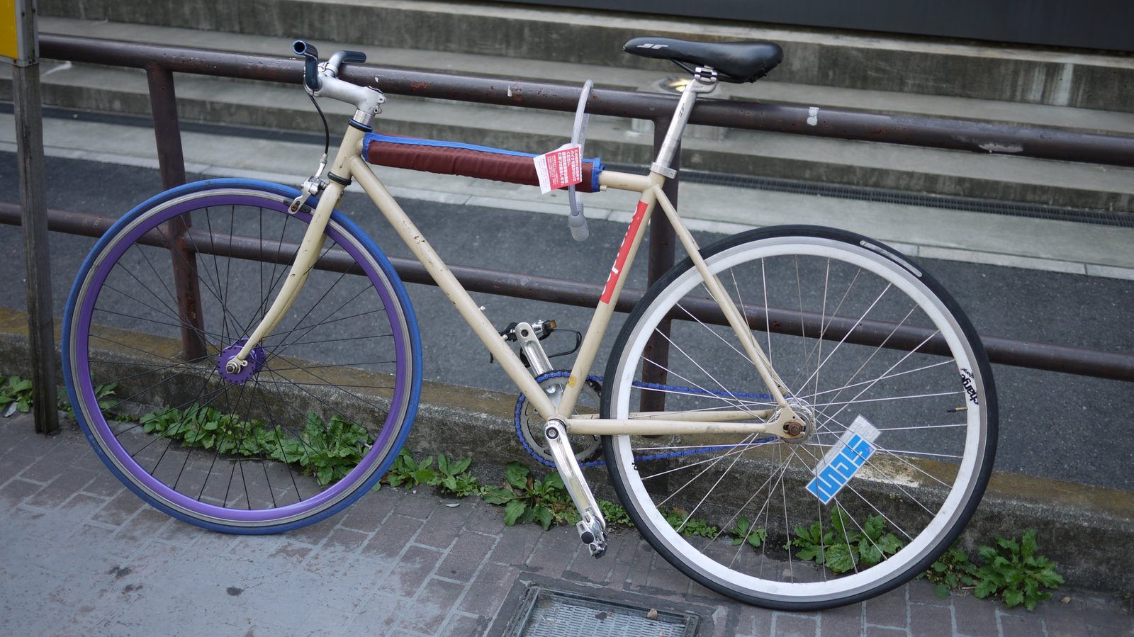 time not on a bike: Fixies in Tokyo