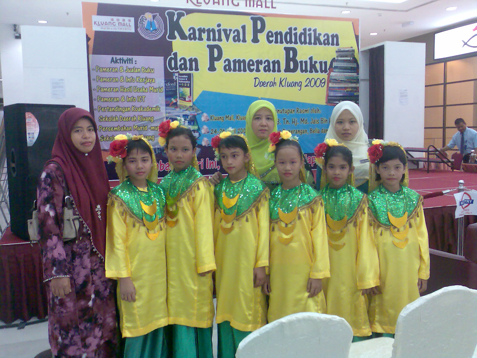 UNIT BIMBINGAN DAN KAUNSELING: KARNIVAL PAMERAN BUKU DI KLUANG MALL ...