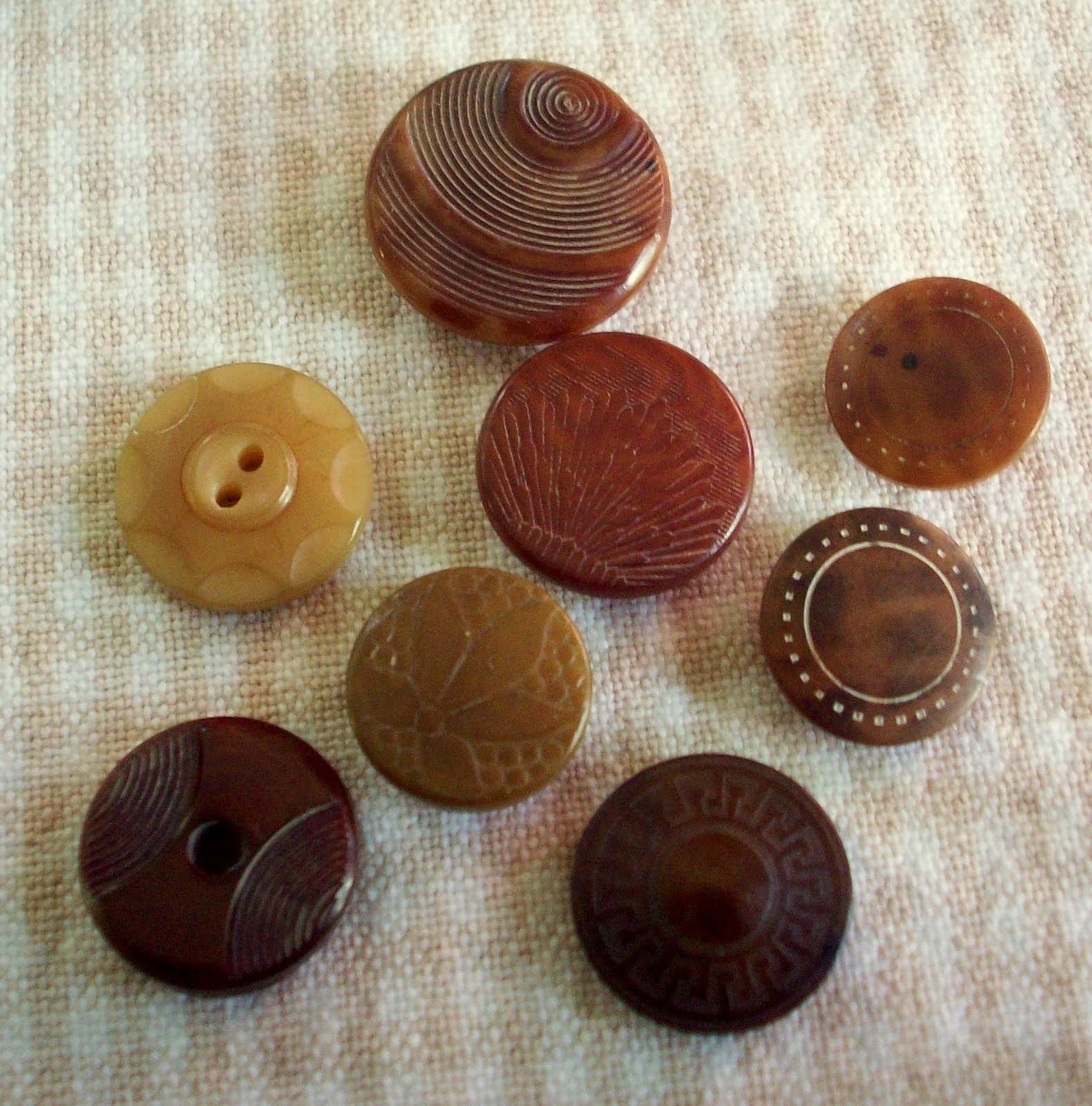 Michelle Palmer: Vintage Vegetable Ivory Buttons...