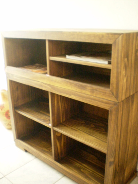 JOZAN: Móveis de Pinus