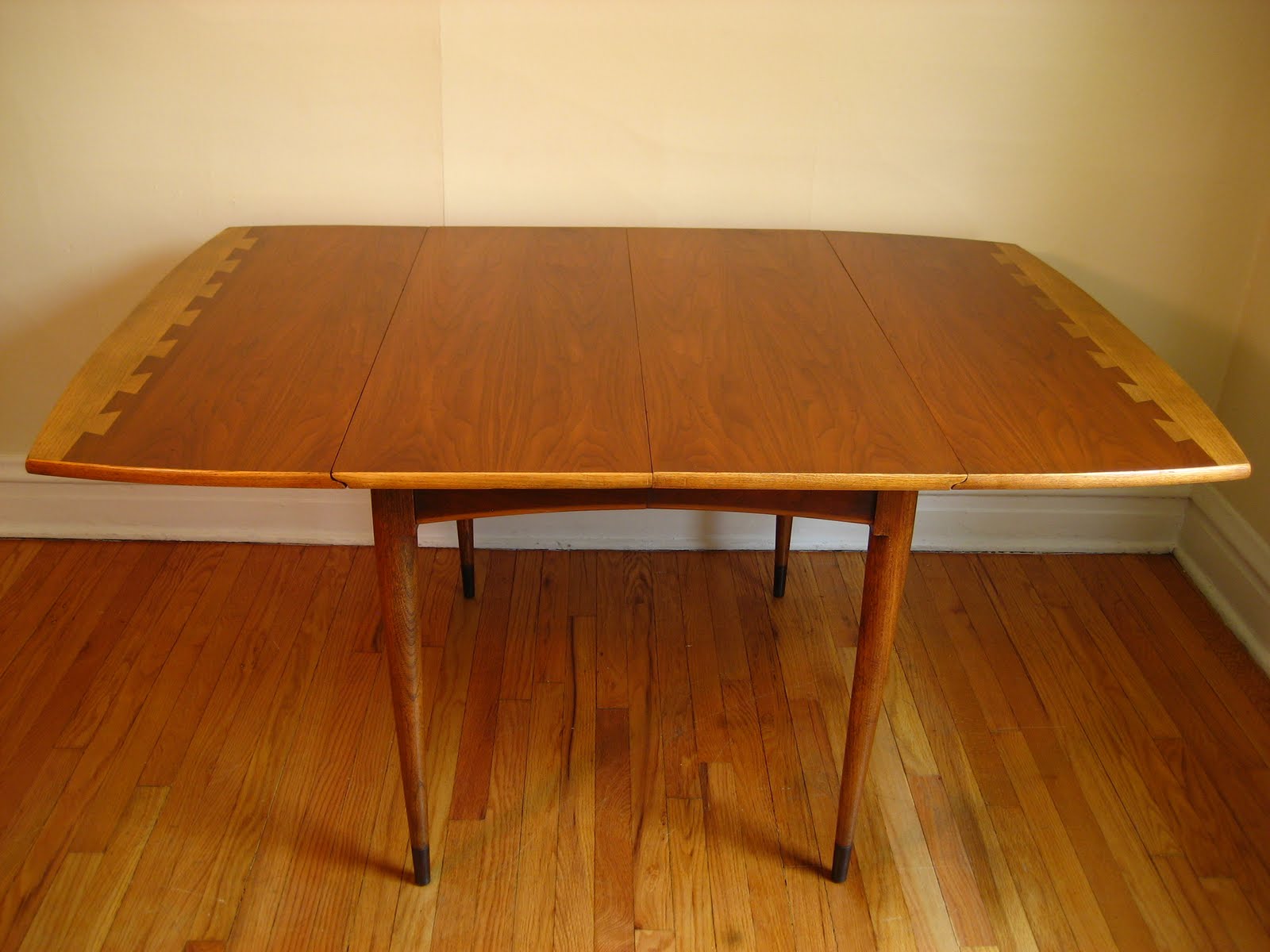 flatout design: Lane Acclaim Dining Table