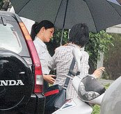 Starnews: Having Rumors w/ Jolin Cai, Eddie Peng sneaked in Da S car