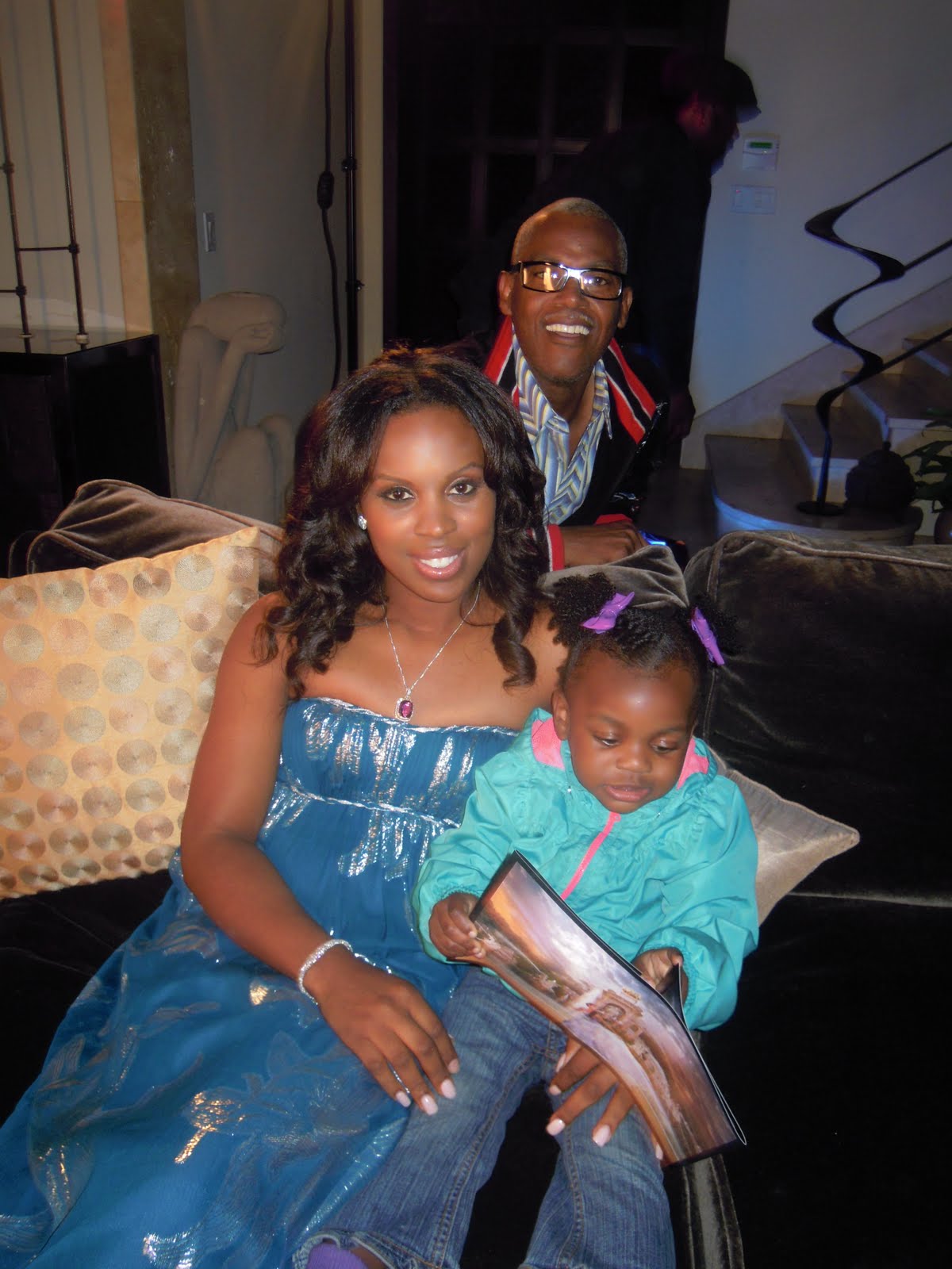 Angela Dean of Deanzign: Behind the Scenes of the DeanZign Reality Show Set