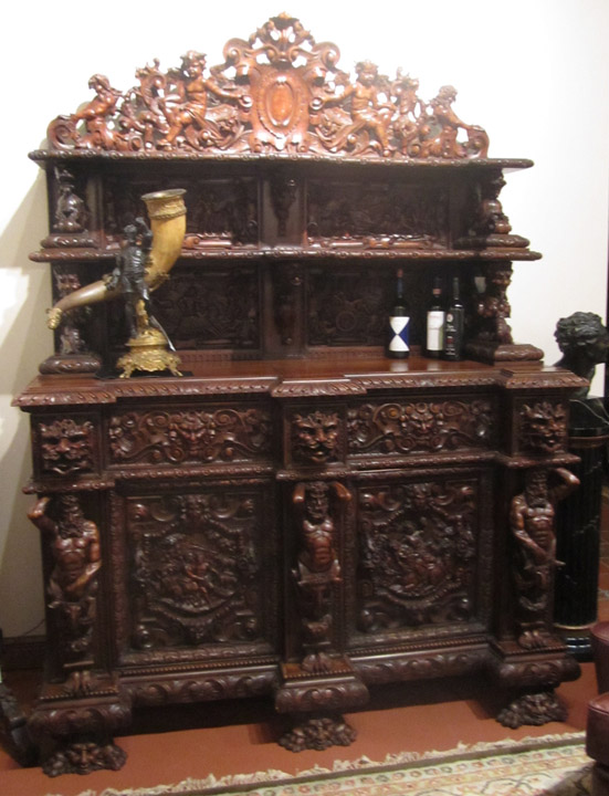 10 FEATURED ANTIQUES ON SALE NOW | Artifacts