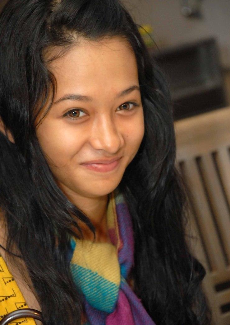 POPPY BUNGA SEKSI - Foto Gambar Artis Selebriti Gosip Wallpaper