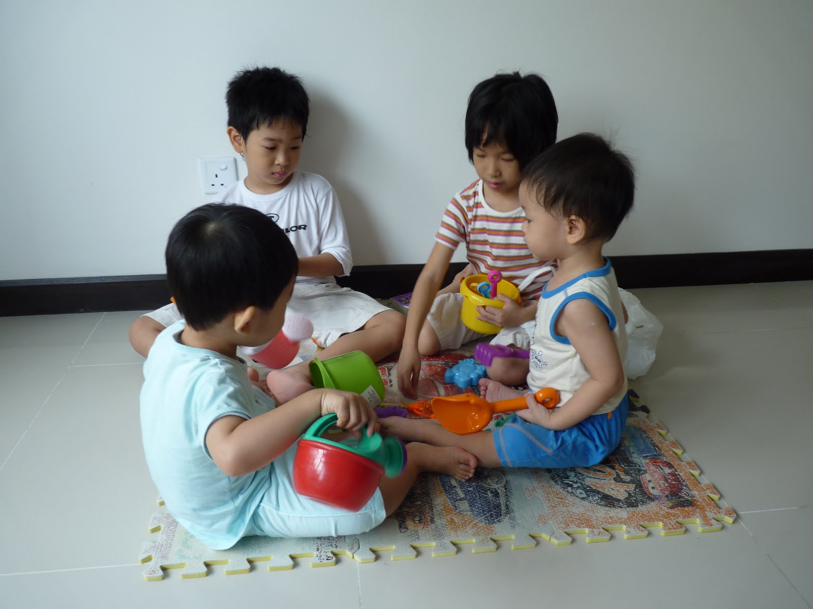 EveryDay Is A HoliDay!: FIRST Family Outing with ALL Cousins