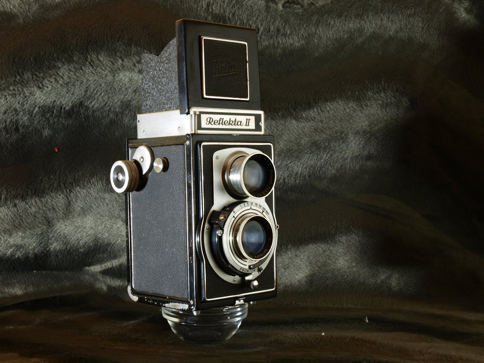 WorldofPixels: Welta Reflekta ll 6X6 ca.1950.