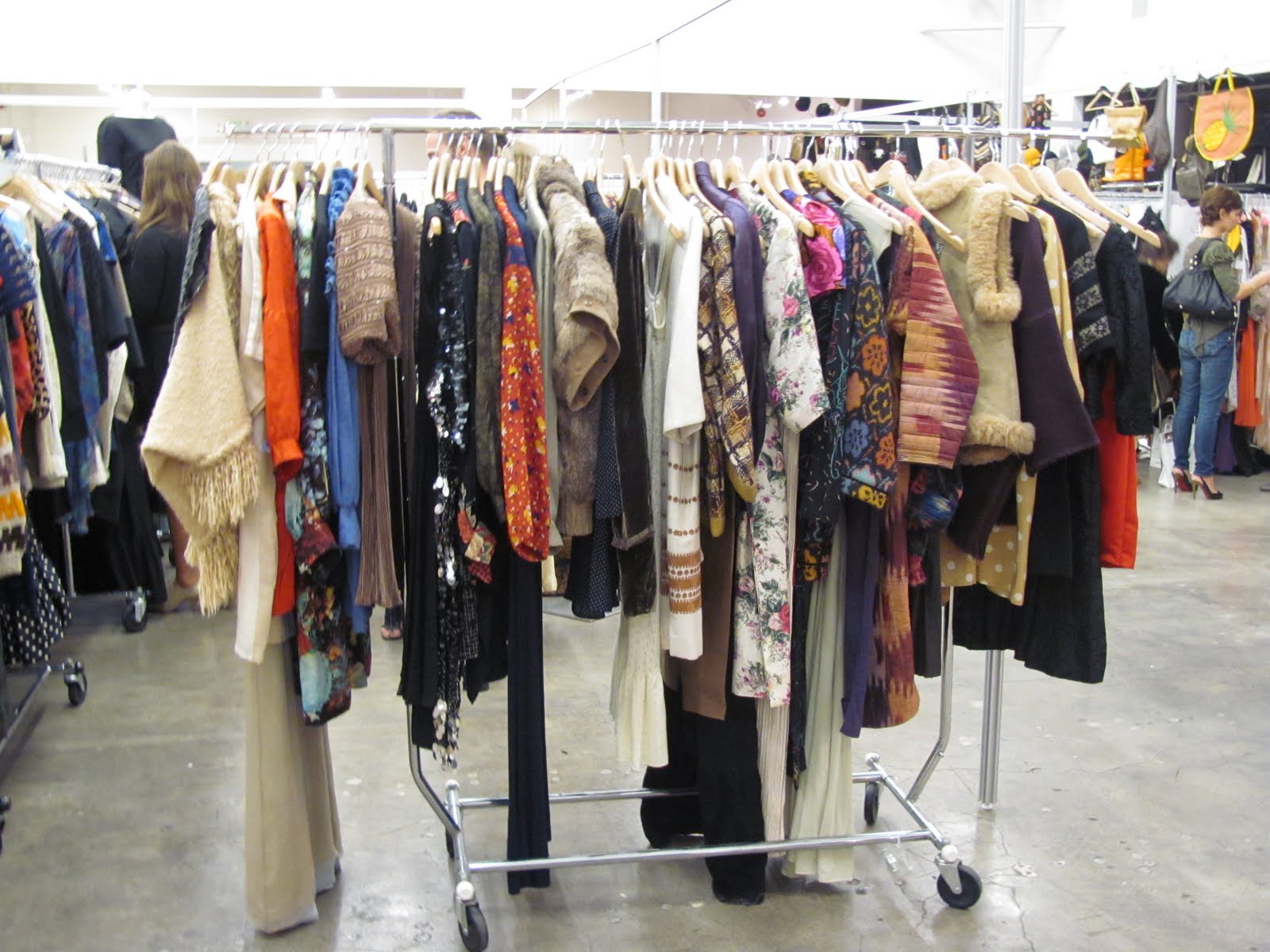 Out & About--Fashion's Night Out at A CURRENT AFFAIR | GlamAmor