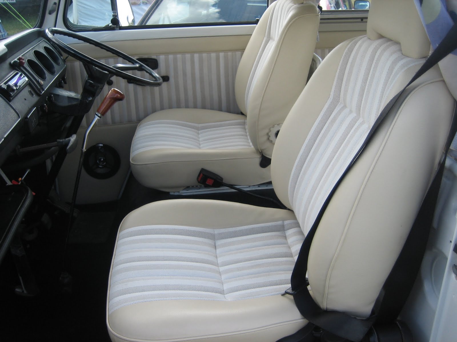 Colin Rouse Auto Trim : SIMON BOLITHOS BAY WINDOW CAMPER RE-TRIM