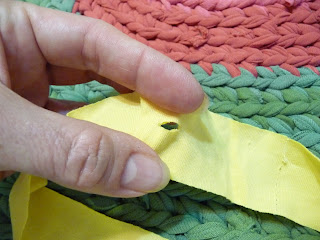 A Quilter Awakens: Recycled T-shirt Rug "Yarn"