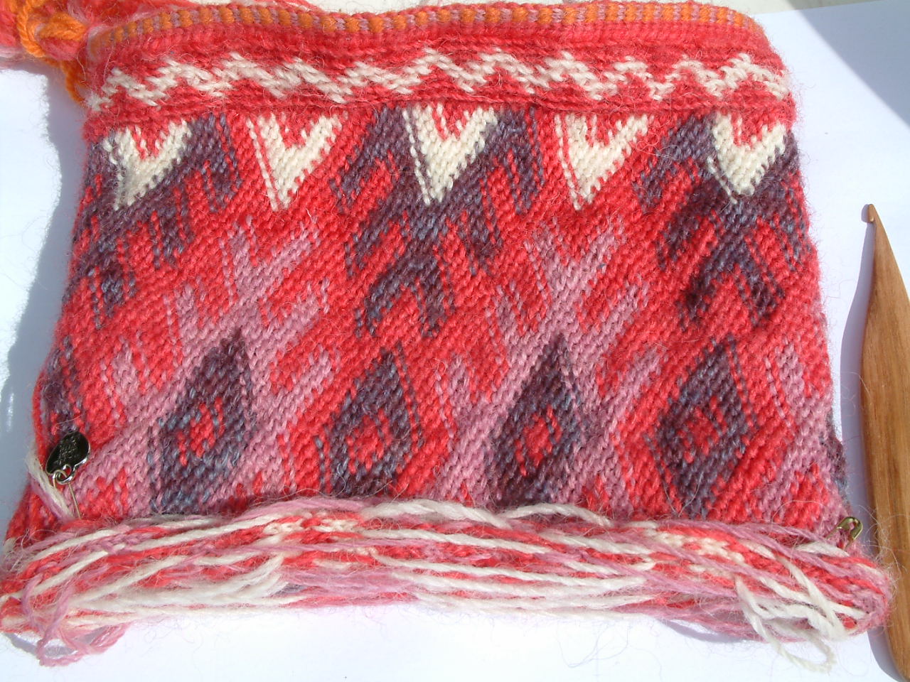 Knitting in the Swamp: Hooks, shepherd's knitting, and a wonderful ...