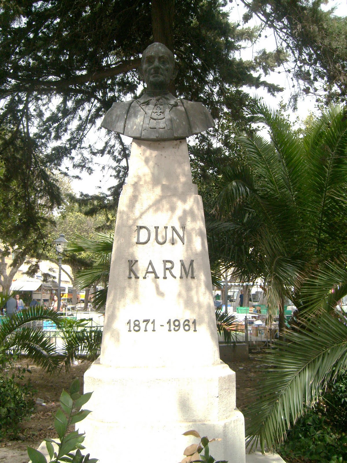 Dr Tony Shaw: Dun Karm (Carmelo Psaila), Żebbuġ, Malta
