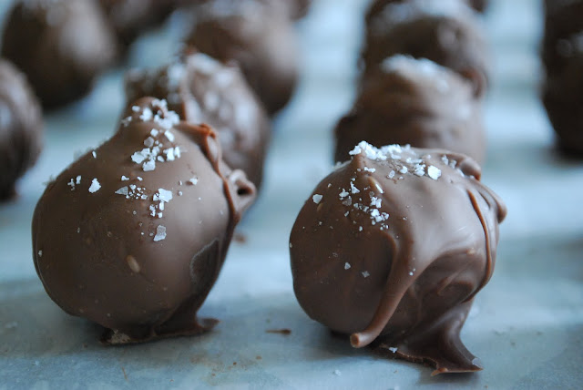 A Wise Woman Builds Her Home: Scrumptious Chocolate Truffles