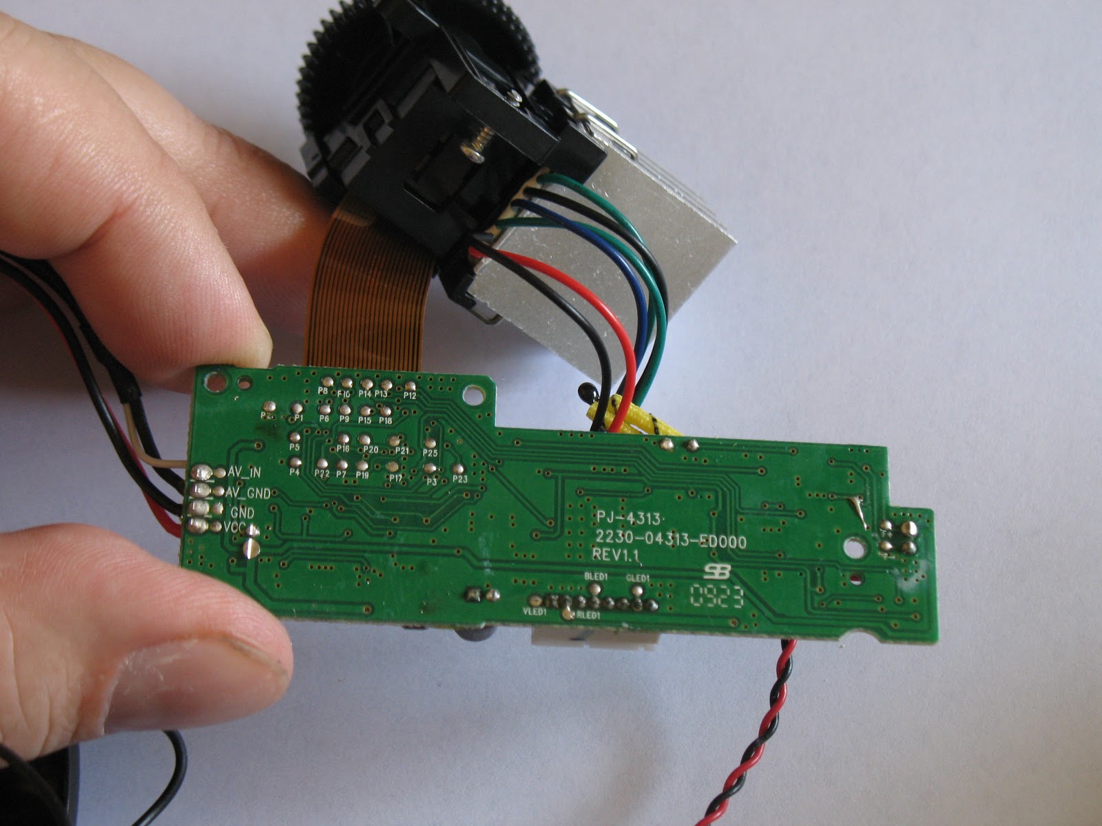 Video Technology: Inside the JAKKS Pacific Eyeclops Mini Projector