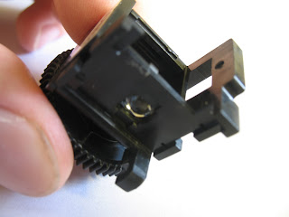 Video Technology: Inside the JAKKS Pacific Eyeclops Mini Projector