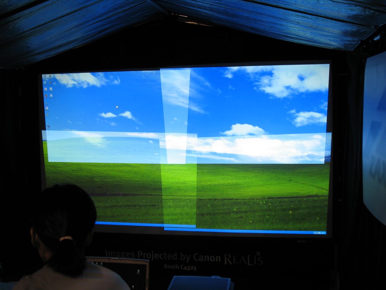 Video Technology: Multiple projector edge blending for increased ...