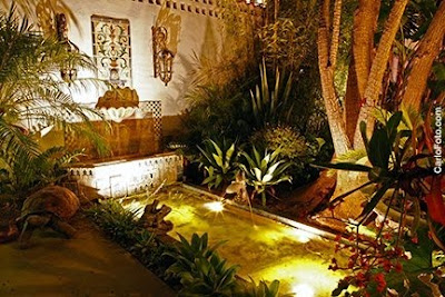 Philip Mershon's Felix In Hollywood: Patio Del Moro