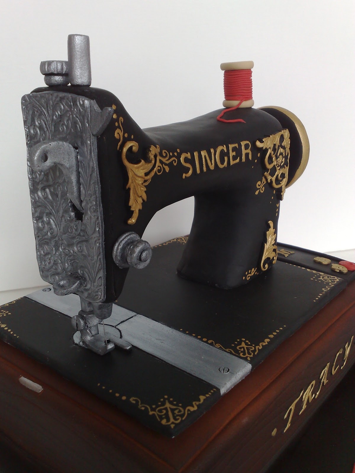 Small Things Iced: VINTAGE SEWING MACHINE #2