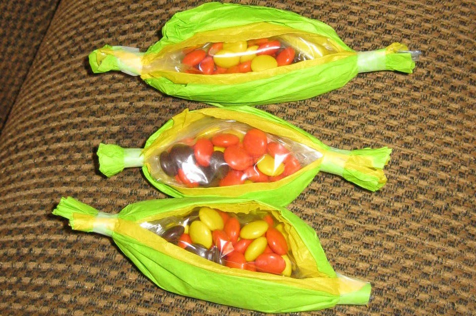 Play With Me: Candy Indian Corn Treat