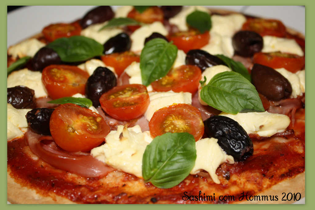 Sashimi com Hommus: Aussie-style Pizza