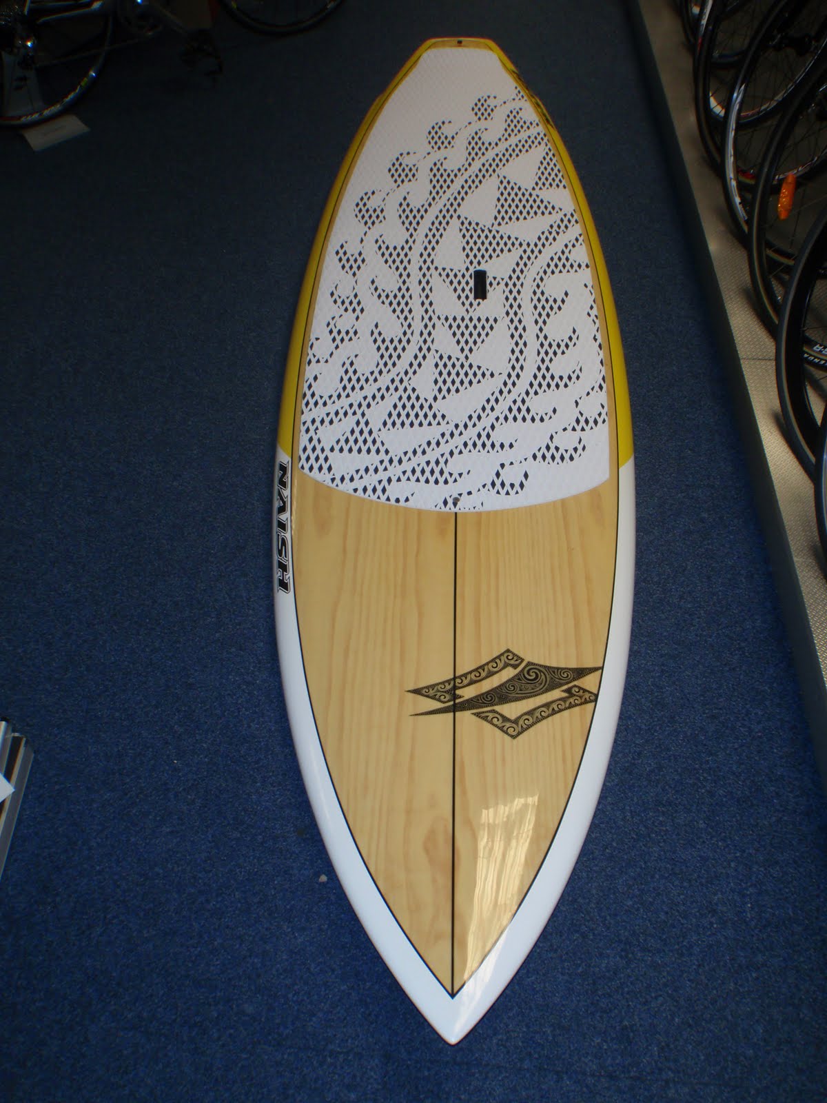 Stand Up Paddle Surf: Naish 9'0 Hokua versus the Christmas Coma